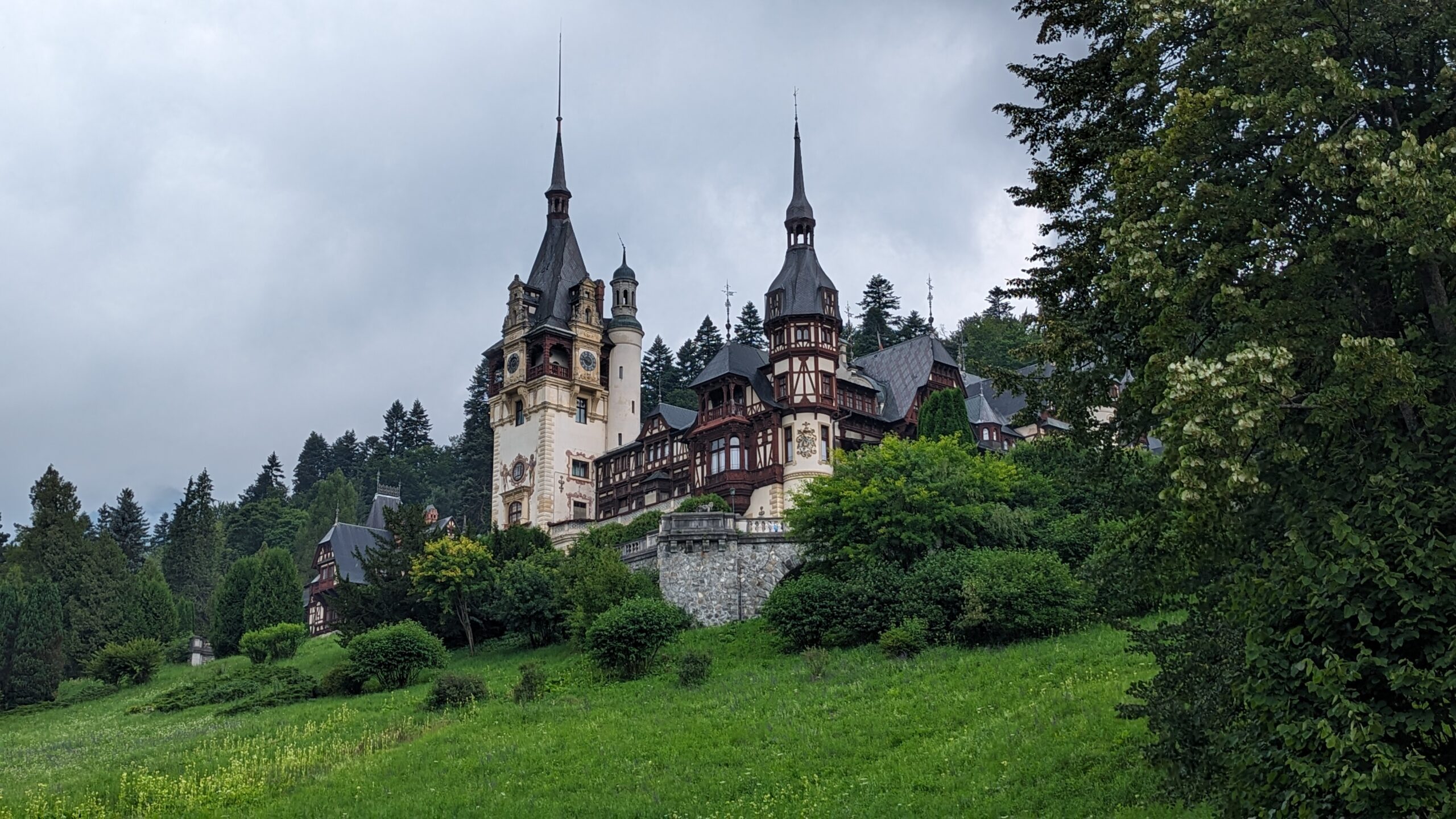 Visita al castillo de Peles (Sinaia) - Un día en el polo
